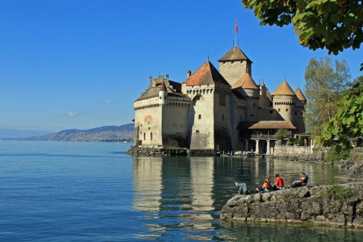 Top Châteaux (Castles & Fortresses) to Visit on Lake Geneva