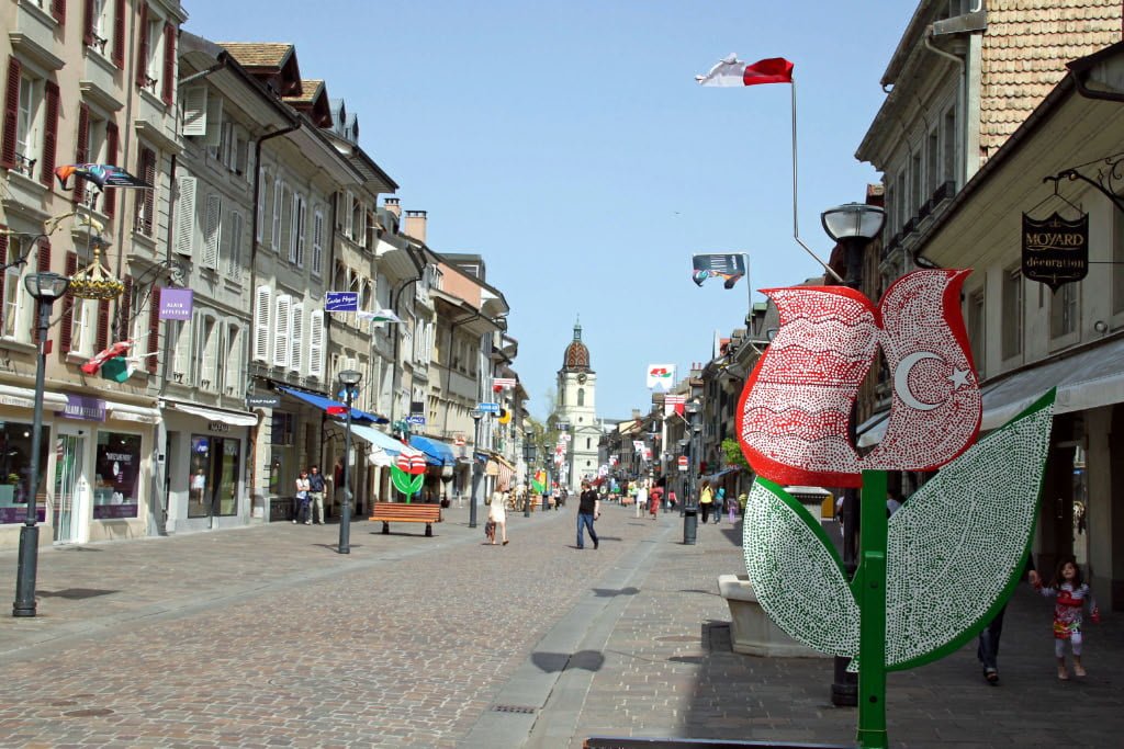 Visit the Free Morges Tulip Festival on Lake Geneva - Lake Geneva ...